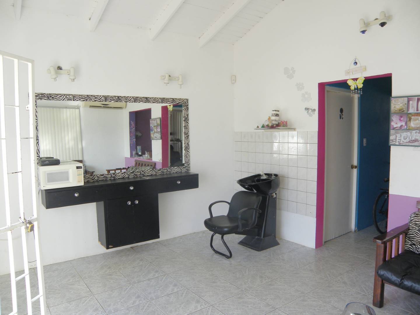 Hair Salon - #930 - New Winds Realty Curaçao